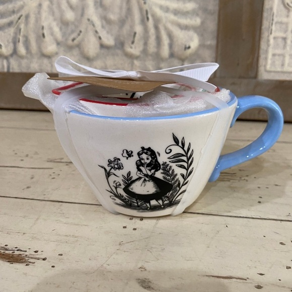 Rae Dunn | Kitchen | Rae Dunn Disney Alice In Wonderland Nesting ...